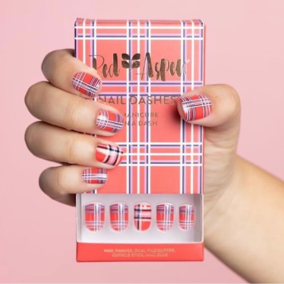 Red Aspen | Makeup | Tillys Plaid Nail Dashes By Red Aspen Short Square ...